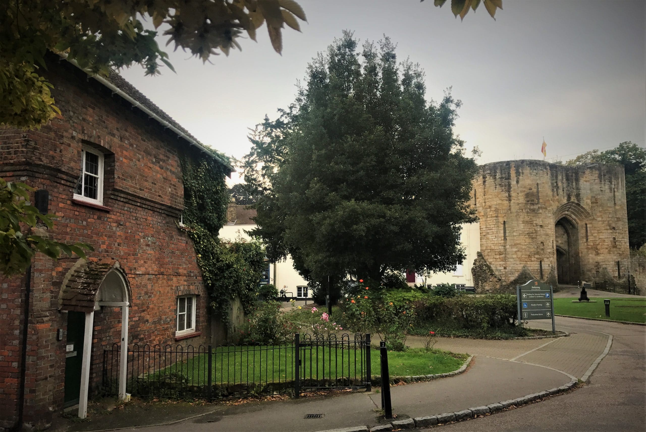 Co-working In Historic Castle Lodge, Tonbridge - Deskrenter